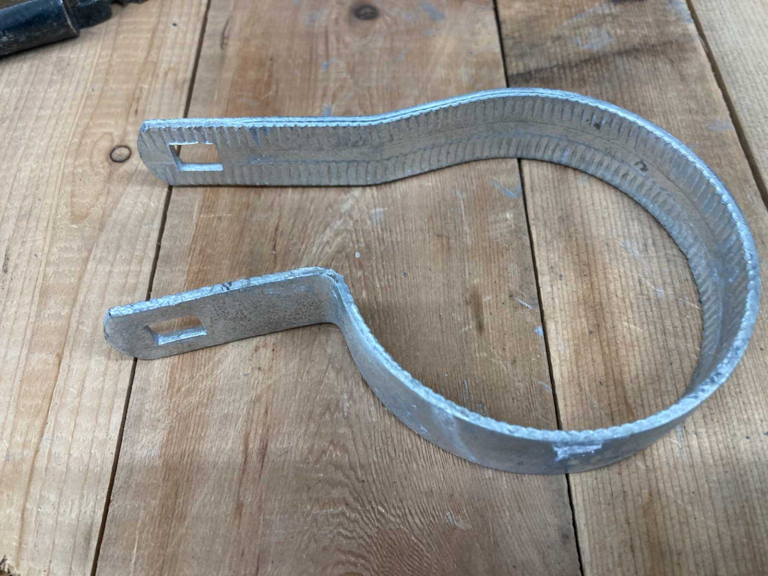 3 inch beveled tension band for chain link fence